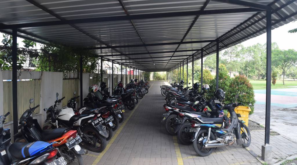Tempat Parkir Siswa – SMA NEGERI 1 TEMPEH